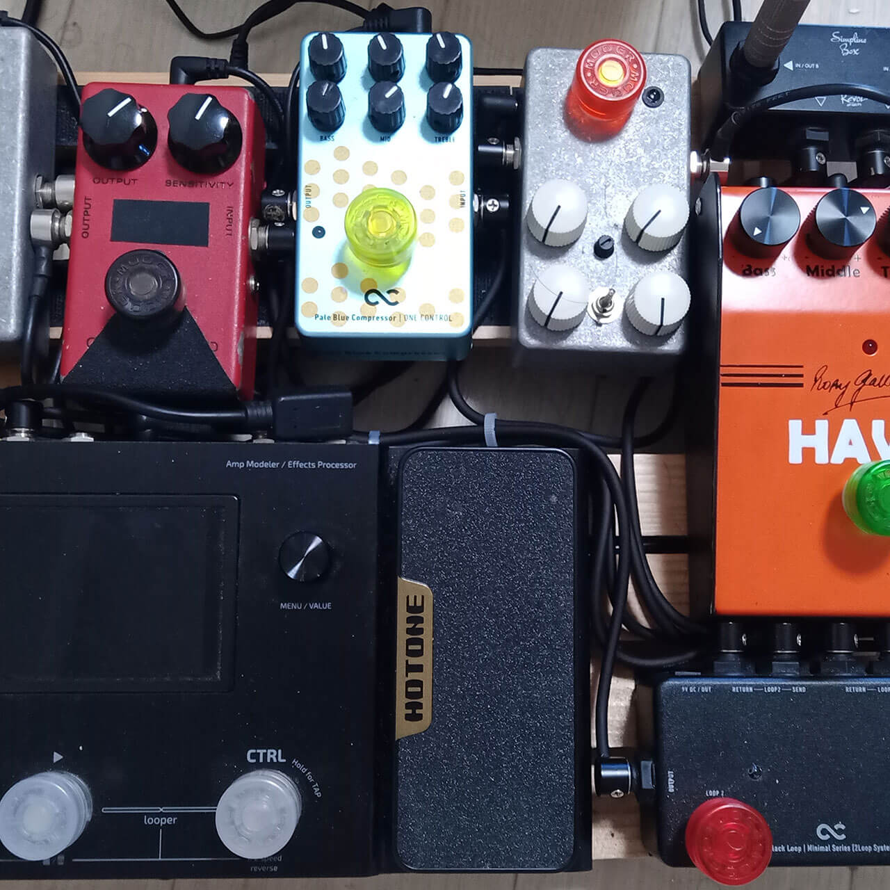 【エフェクターボード大公開】yogさん | エフェクター専門情報サイト EFFECTOR COLLECTION BOX